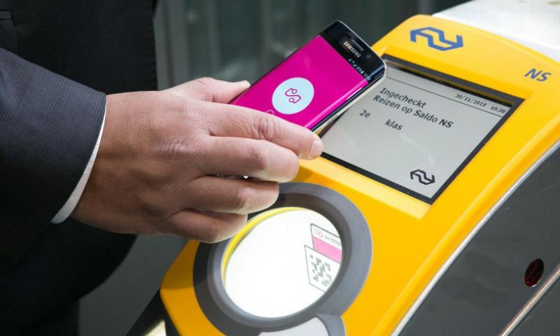 Valse start voor mobiel OV-inchecken door technische problemen - Bright