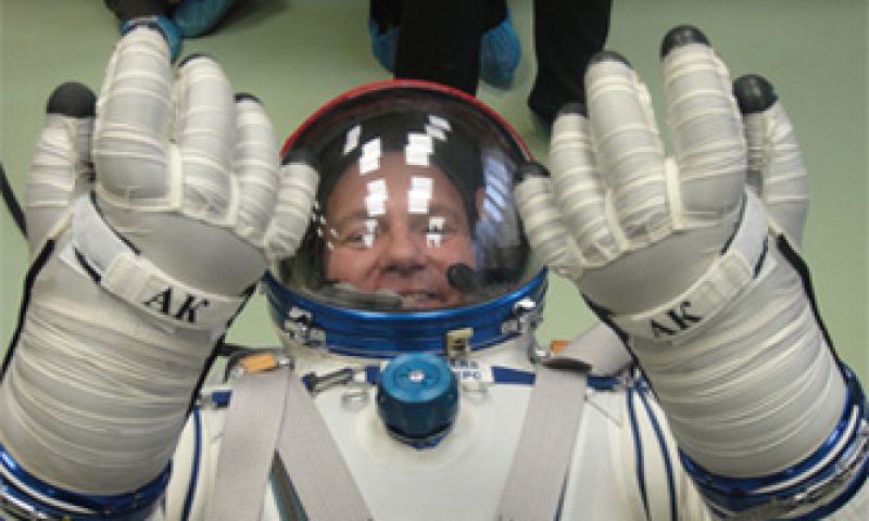 Nieuw ruimtepak Andre Kuipers is klaar - Bright
