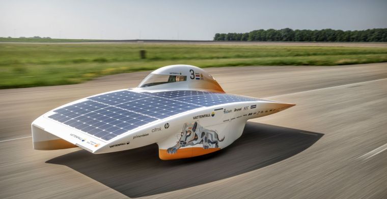 Nieuwe zonneauto Delftse studenten: 'De meest aerodynamische vorm'